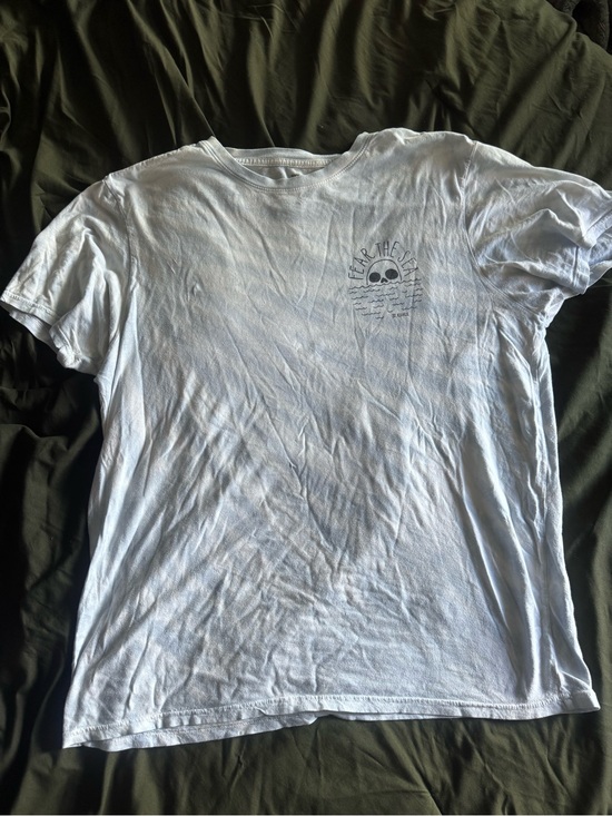 Roark | Shirts | Roark White Short Sleeve Tee With Small Skull Graphic ...